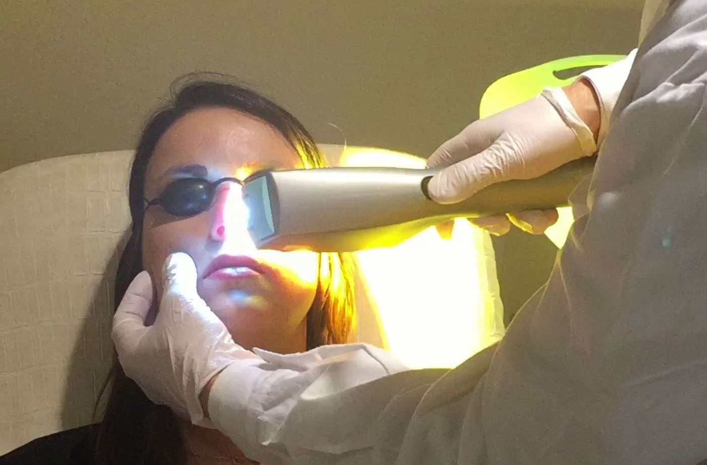 Eye-Light zur OPE / IPL und LLLT Behandlung